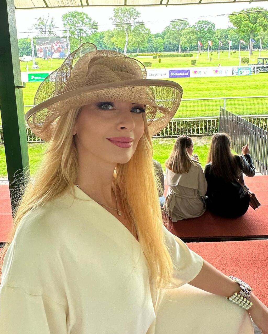 Foto Marianna Ďurianová Znova Randí Ona Išla Domov Taxíkom On Električkou