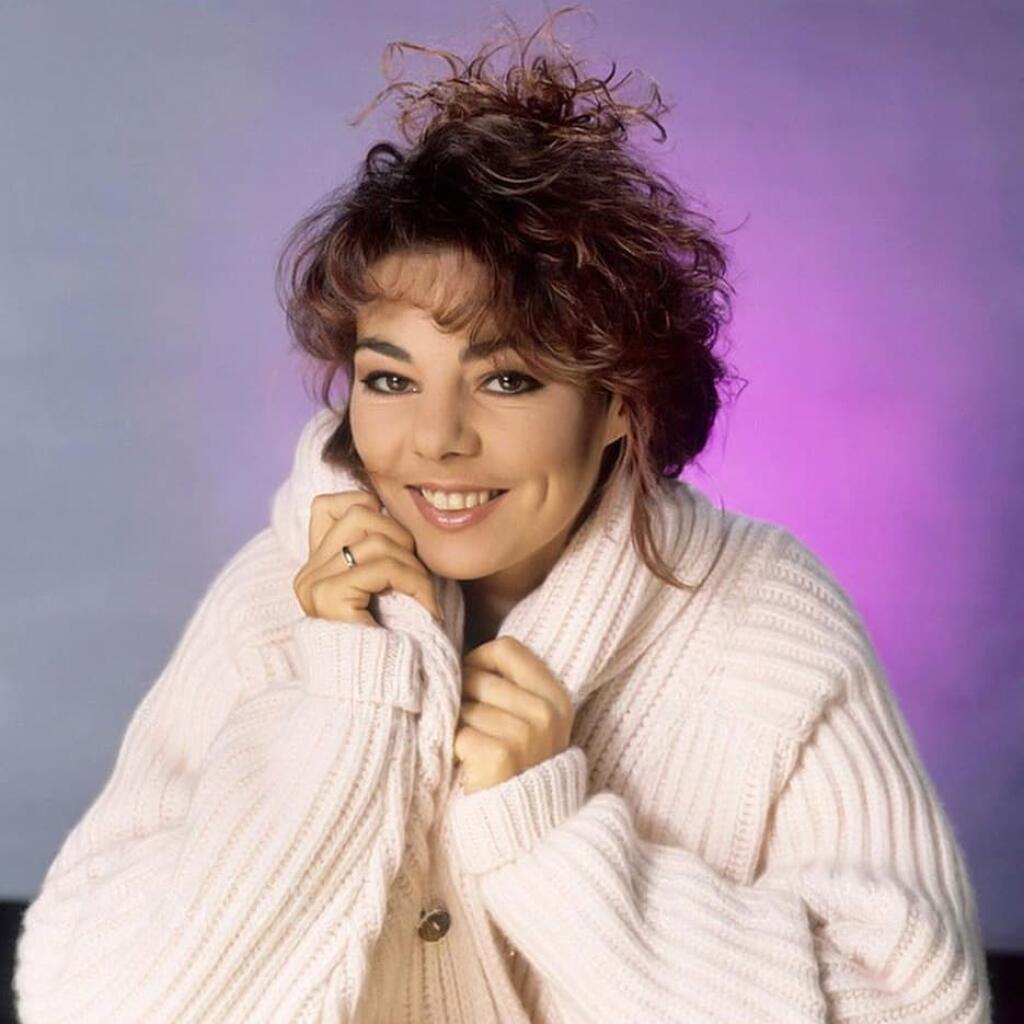 Toto Je Tá Hviezda A Idol 80 Rokov Sandra Dnes Má 61 A Je Mamou Dvojčiat