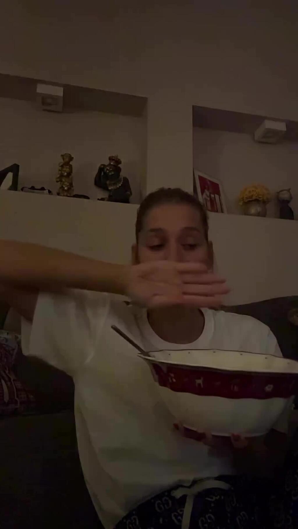 Jasmina šokovala fanúšikov: Konečne ukázala celú Sanelovu tvár. Verili ... Jasmina šokovala fanúšikov: Konečne ukázala celú Sanelovu tvár. Verili ...