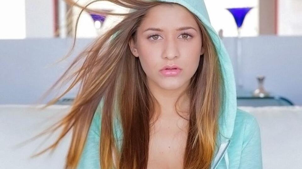 Teddi Rae Zo Svojho Tela Dostala Absolútne Maximum