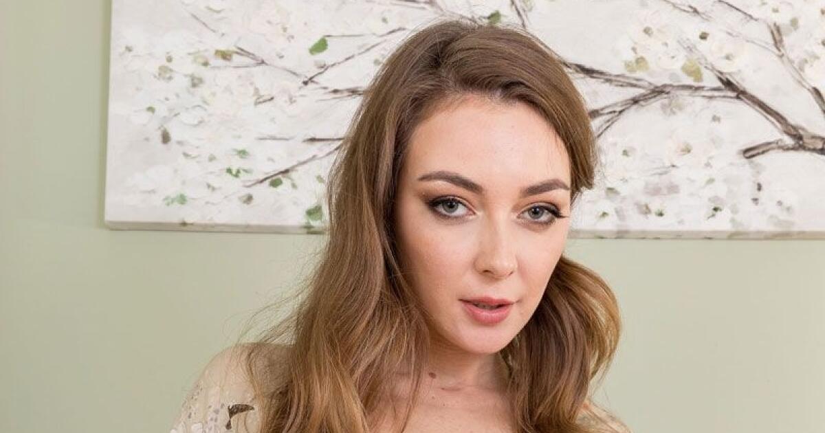 Anastasia Ocean Rada Sa Necháva Obdivovať V Evinom Rúchu 13