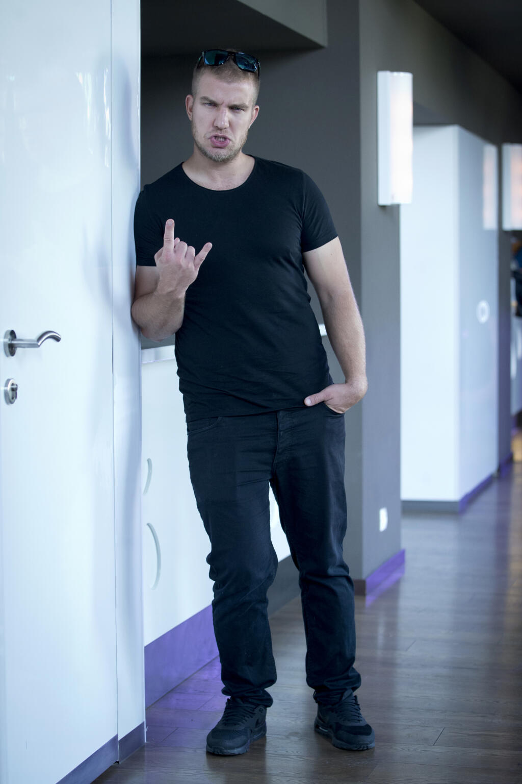 Spevák Lukáš Adamec Po škandále Prekvapil Nečakanou Fotkou Odpustila